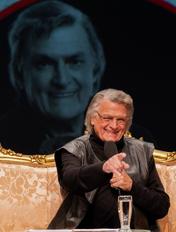 Mesajul actorului Florin Piersic: “Sunt viu!” - EBS Radio